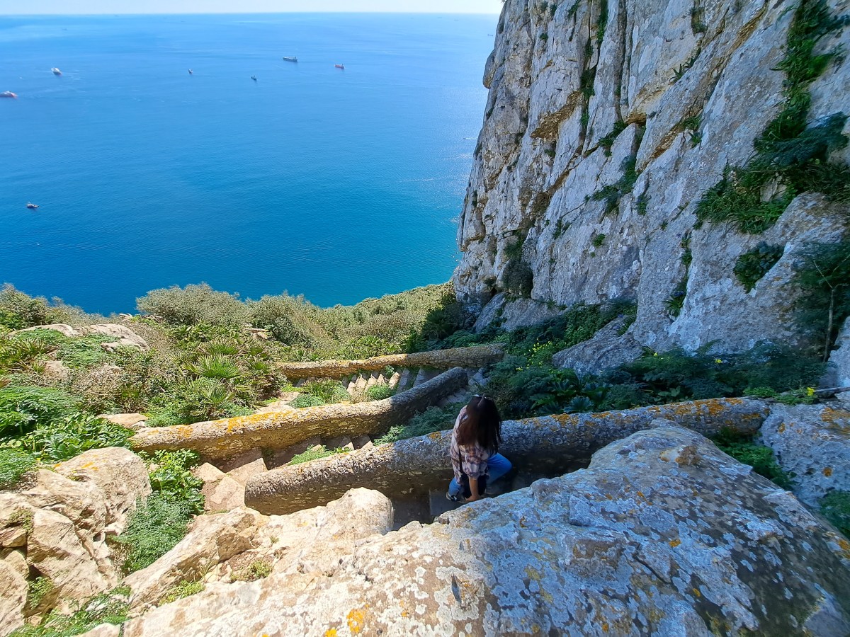 Į Gibraltaro uolos viršų įspūdinguoju „Mediterranean Steps“ maršrutu ...